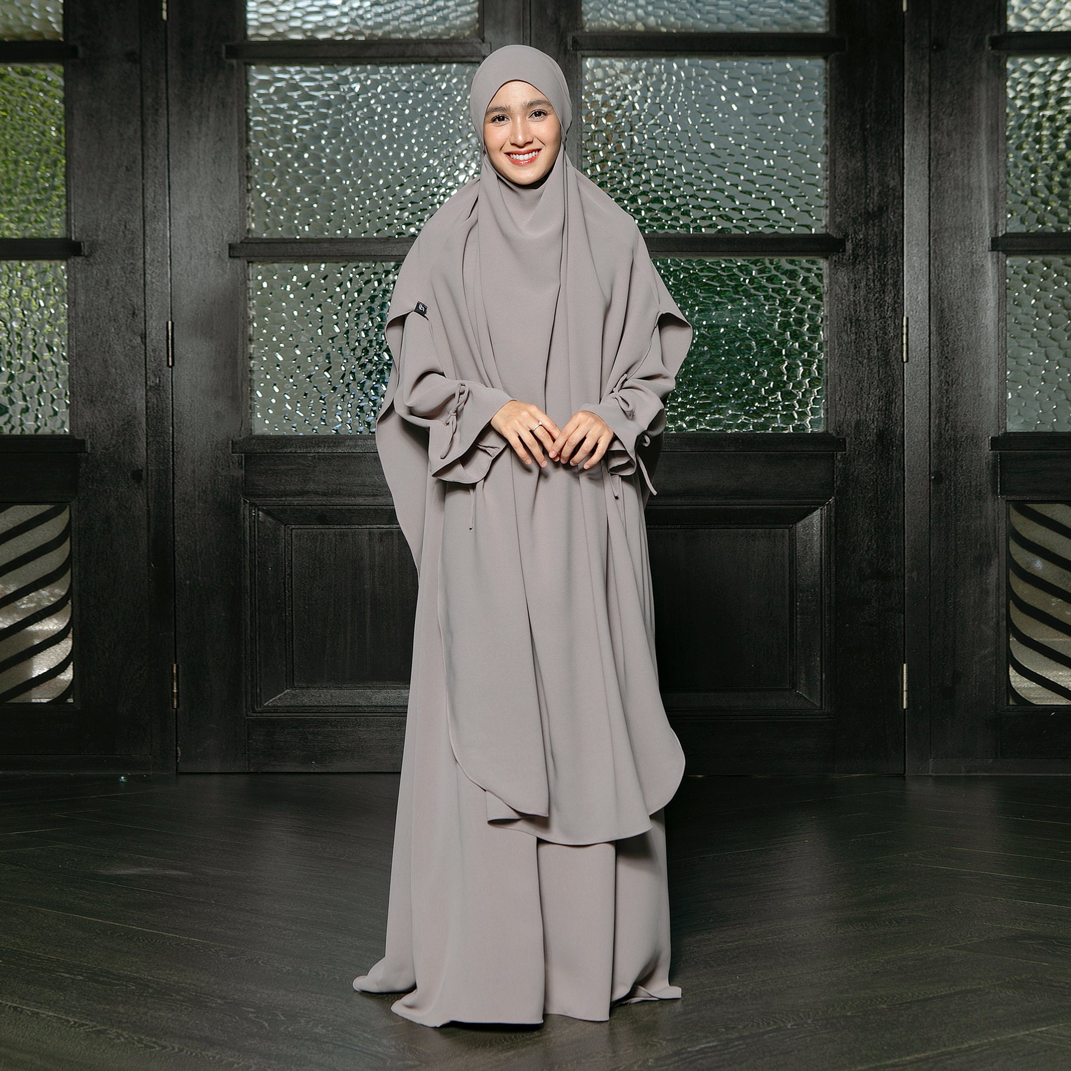 Alina Abaya Set Lozy x Cut Syifa Grey Cream M