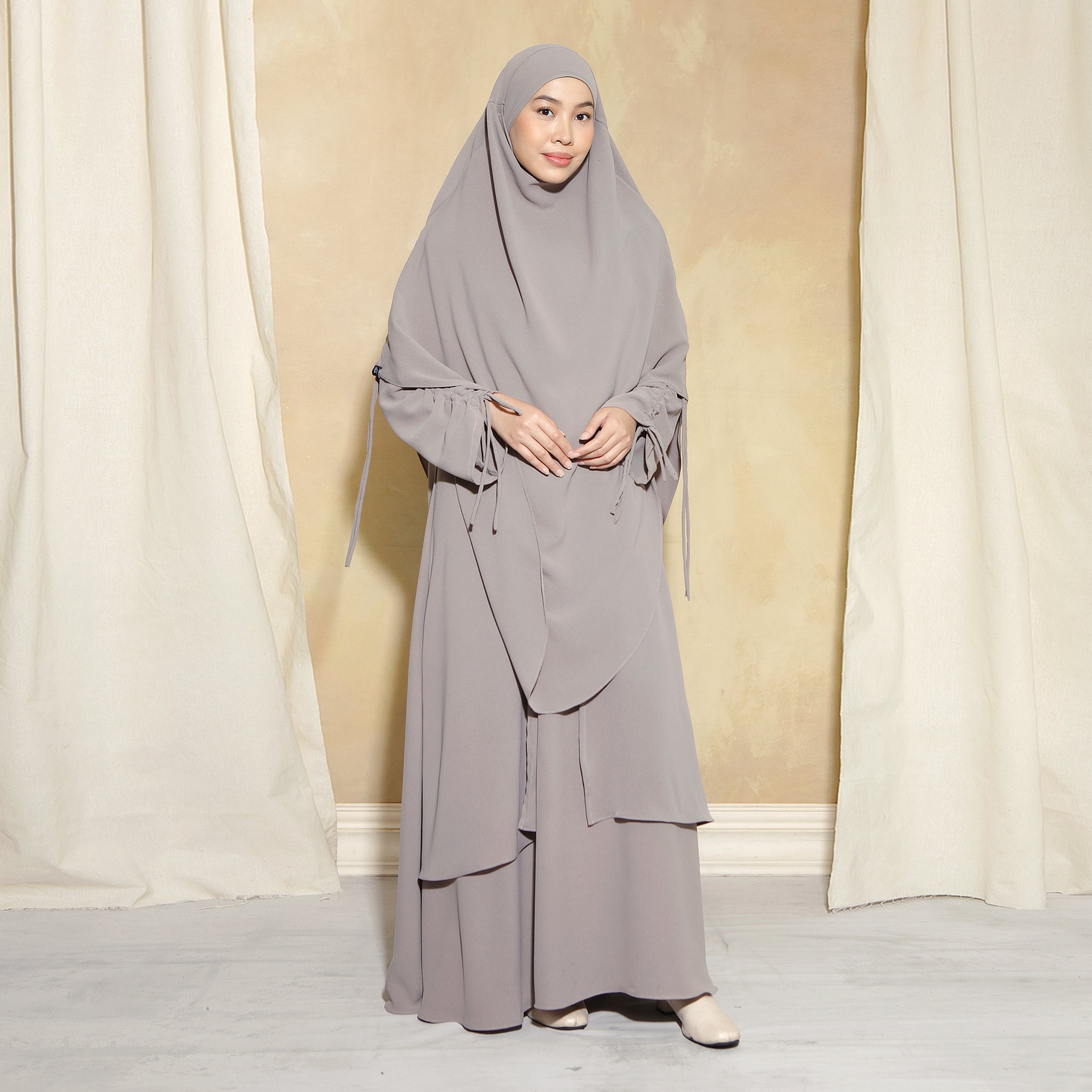 Yasmin Abaya Lozy x Cut Syifa Grey Cream S