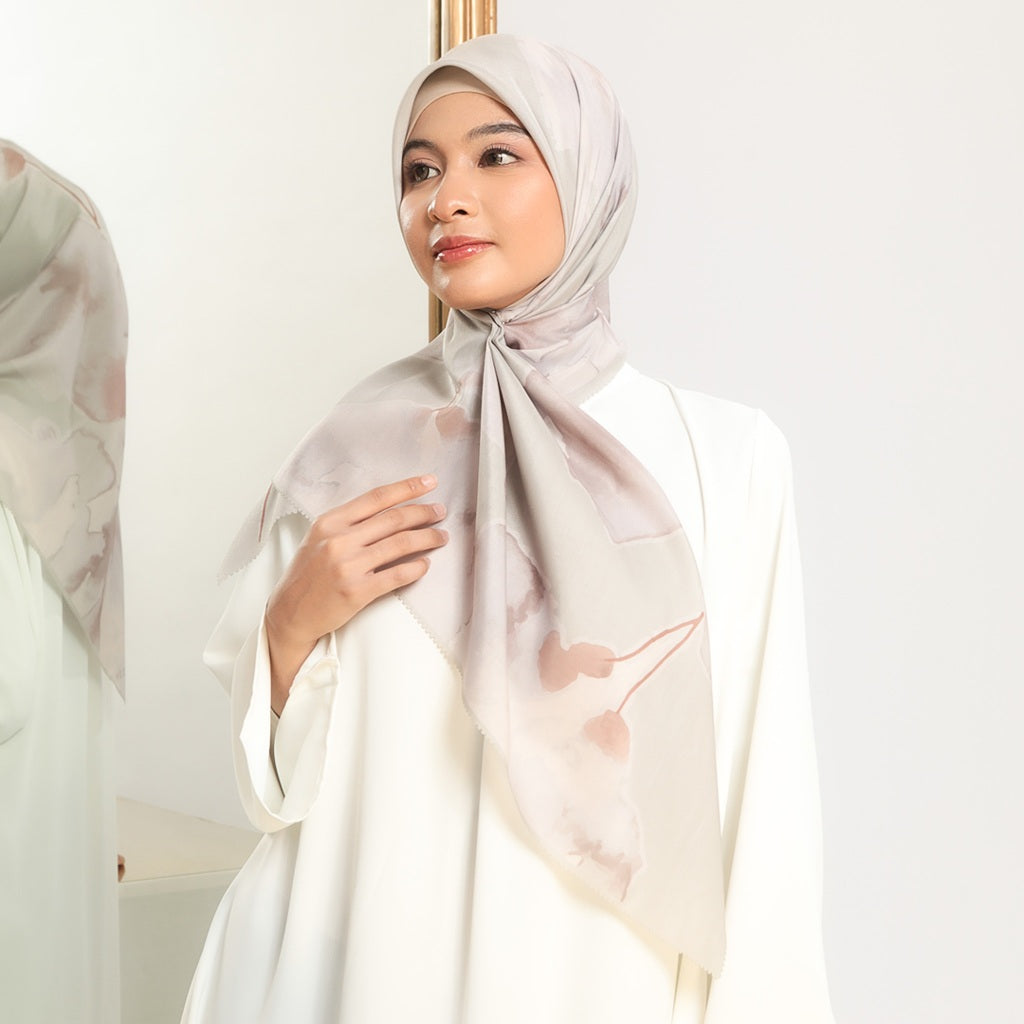 Aurel Scarf Exclusive Pattern Toffee Cream Series 2 – Lozy