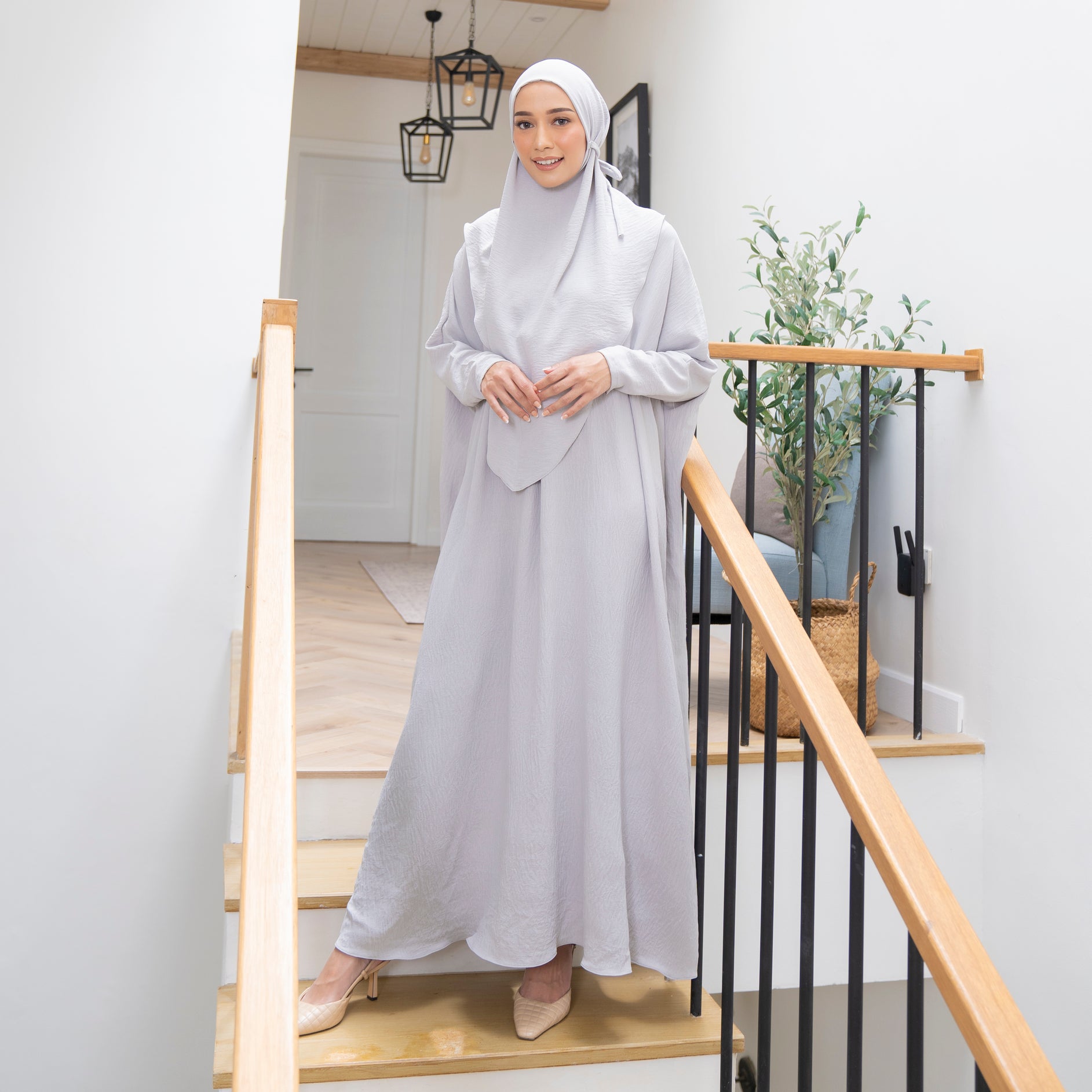 Hafsha Abaya Set Light Grey – Lozy