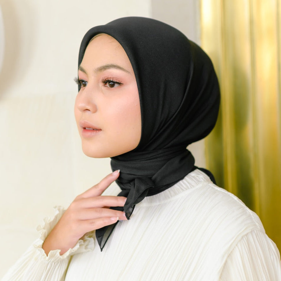 PLAIN SQUARE – Lozy