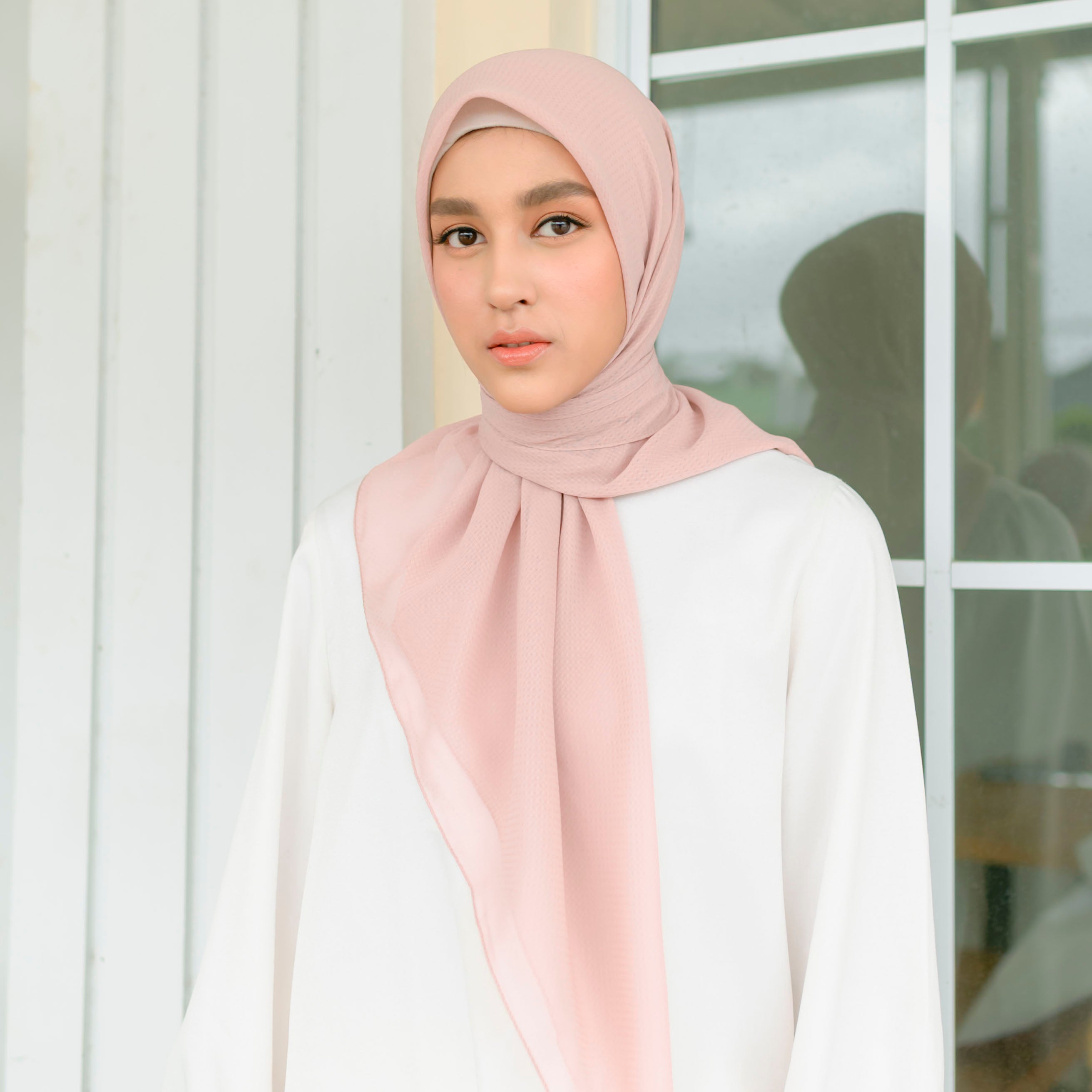 Sakaa Square Blush – Lozy