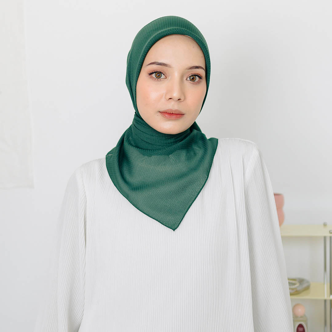 Mazza Square Green Bottle – Lozy