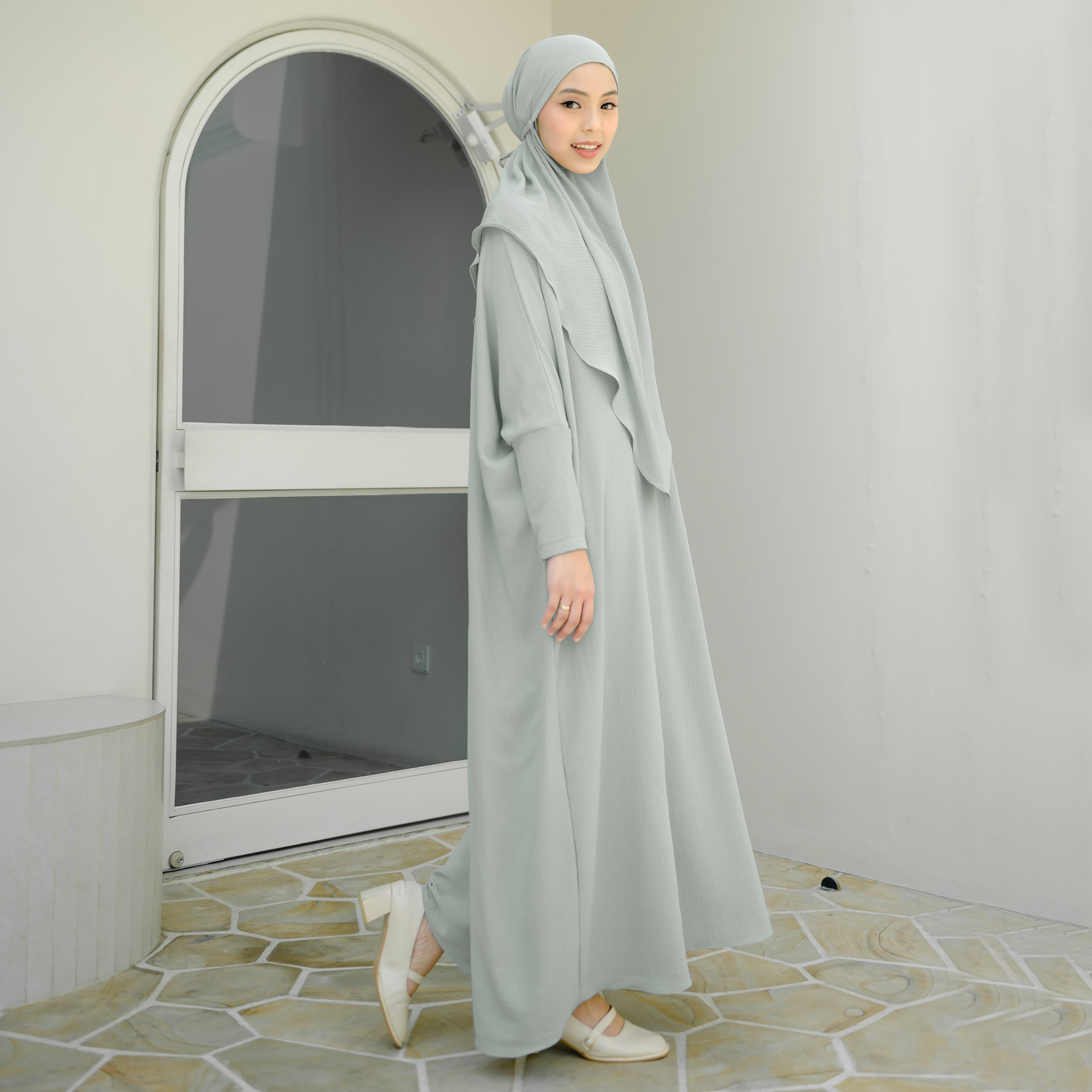 Hafsha Abaya Set Sage – Lozy
