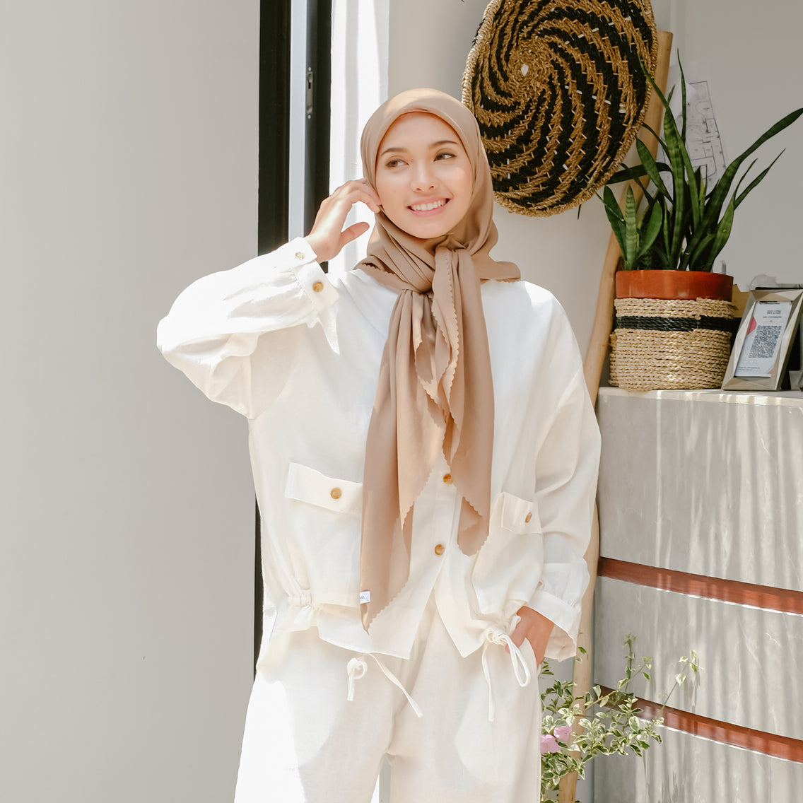 Rumi Tops Broken White – Lozy