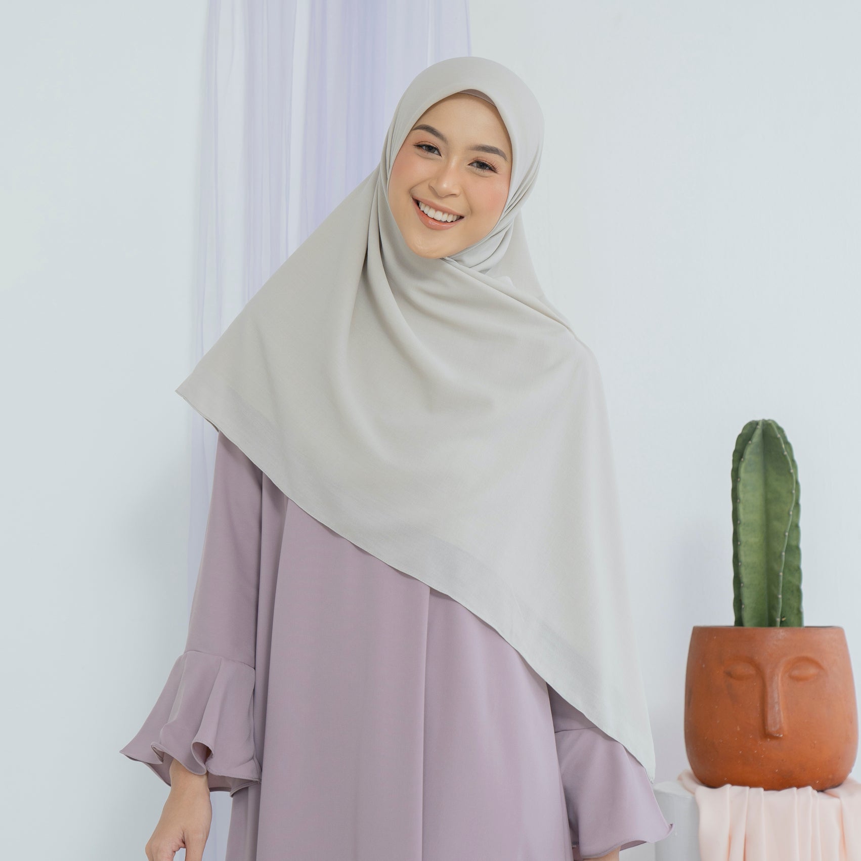 Detaa Square Syari (Hijab Segiempat Syari) Cream Almond – Lozy