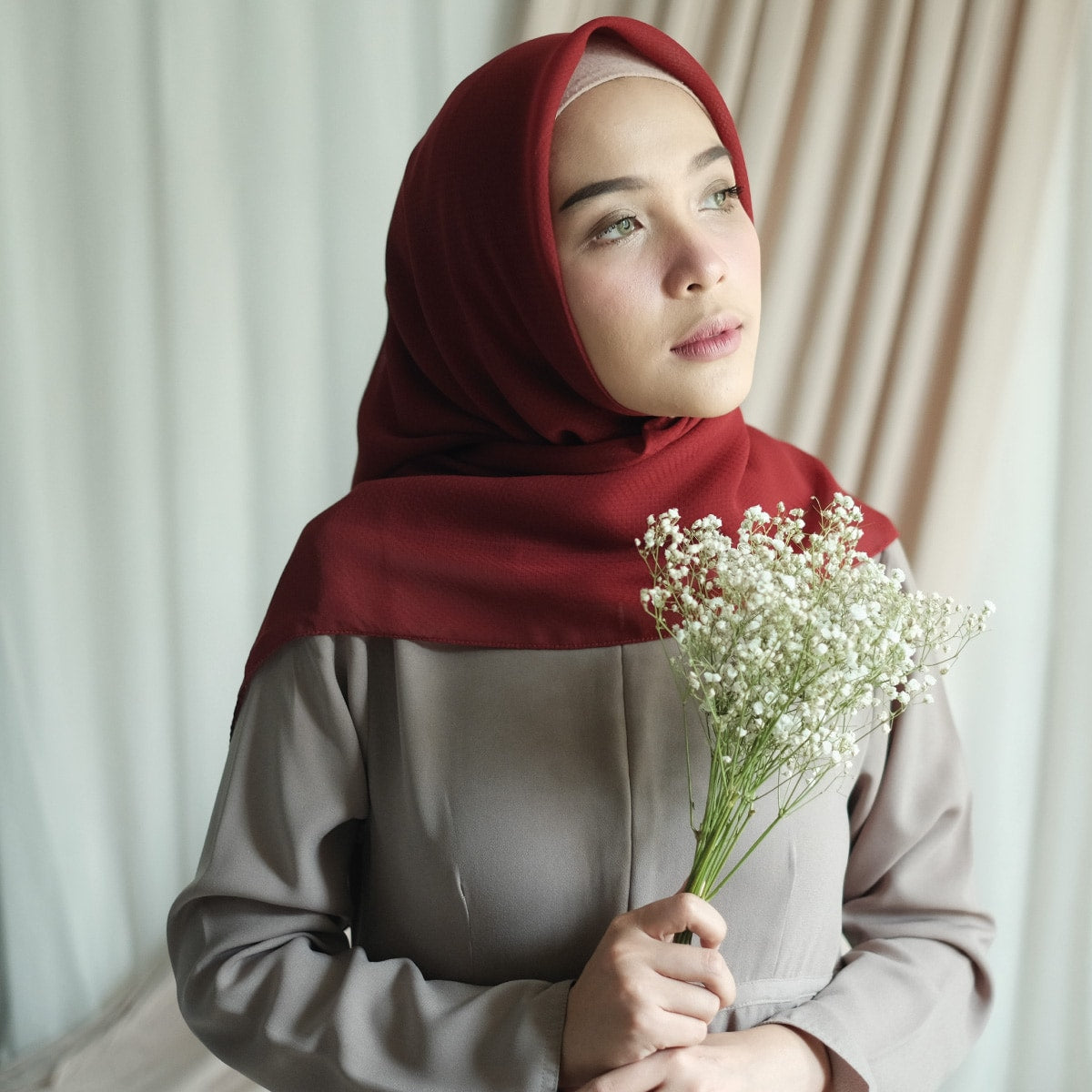 Sakaa Square Maroon – Lozy