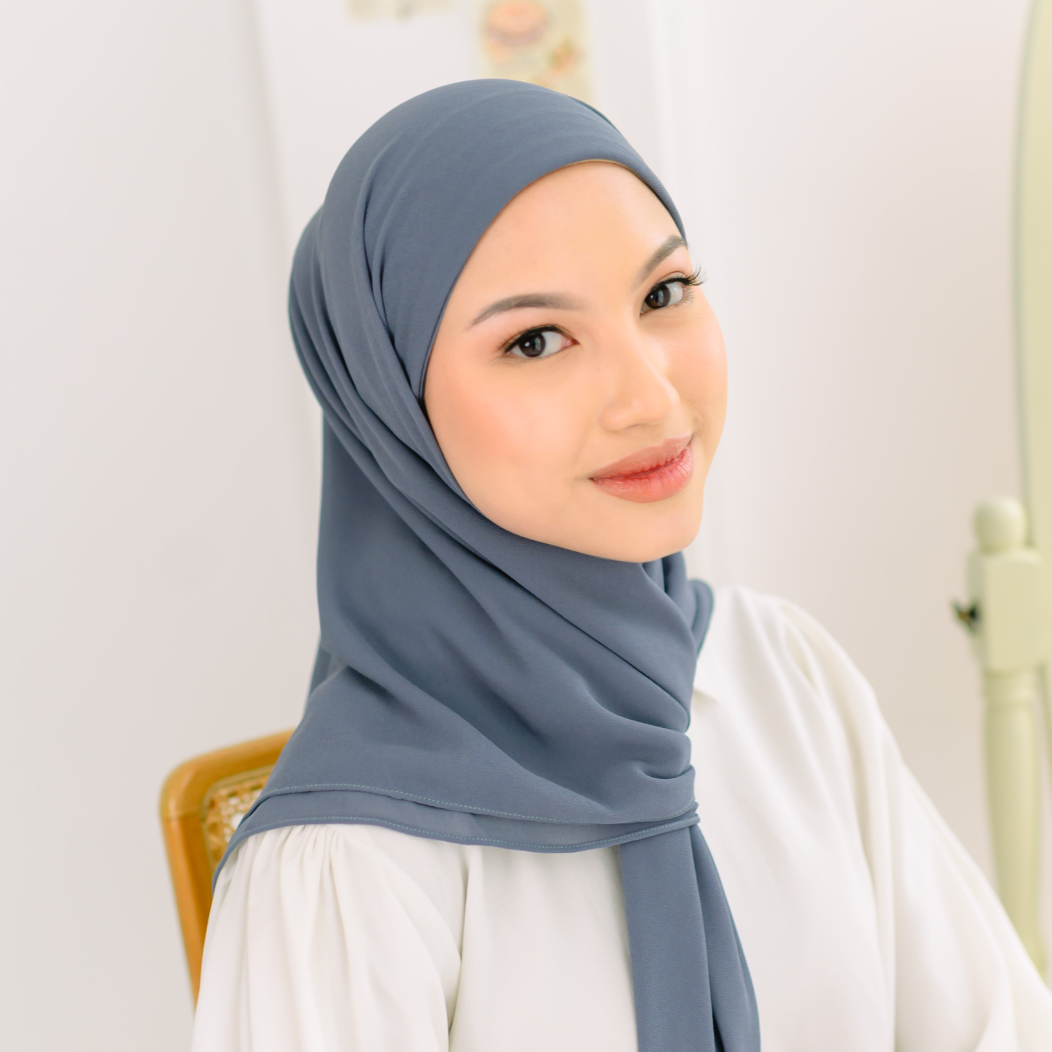 Araa Square Stone Grey – Lozy