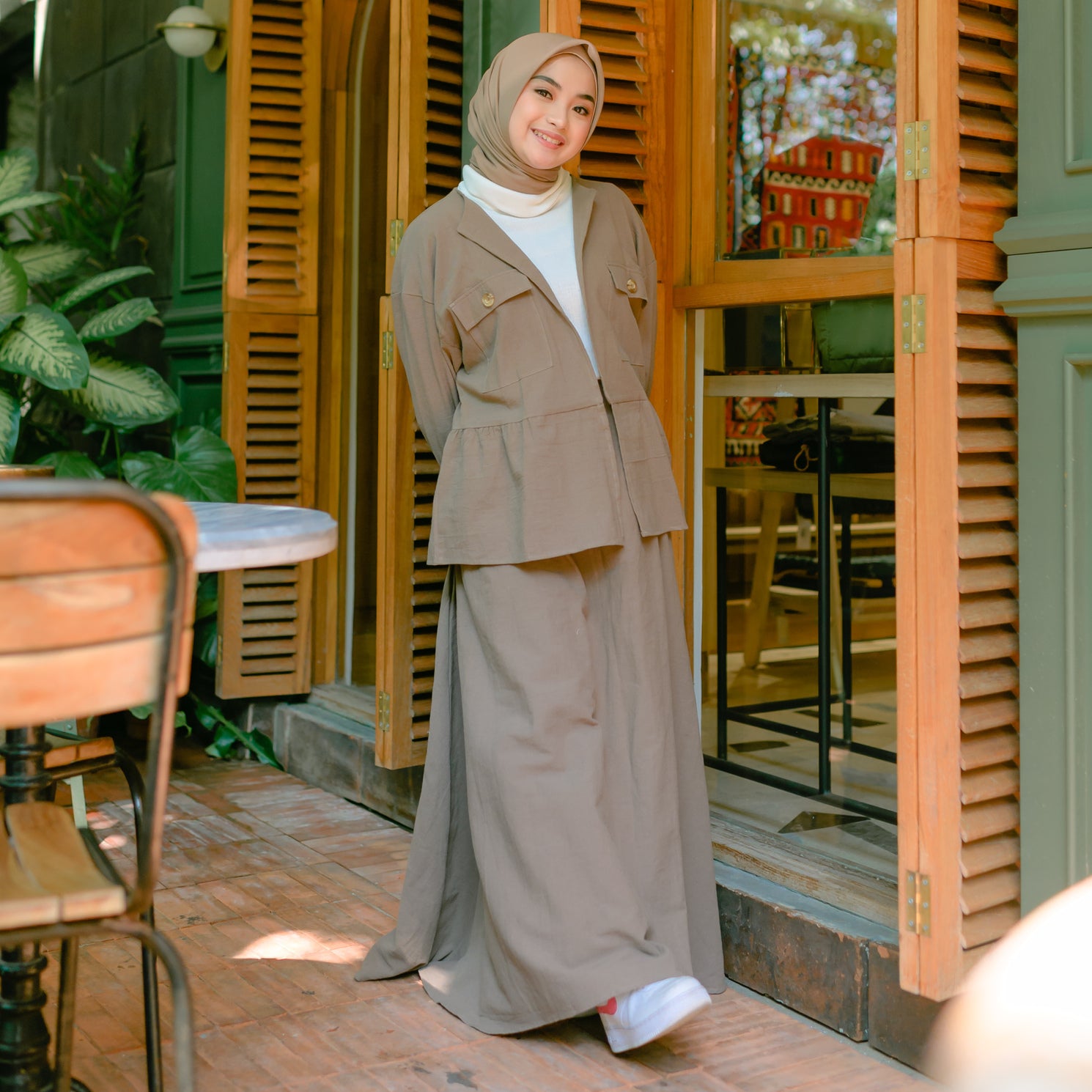 Lica Set Soft Brown (One Set Rok) – Lozy