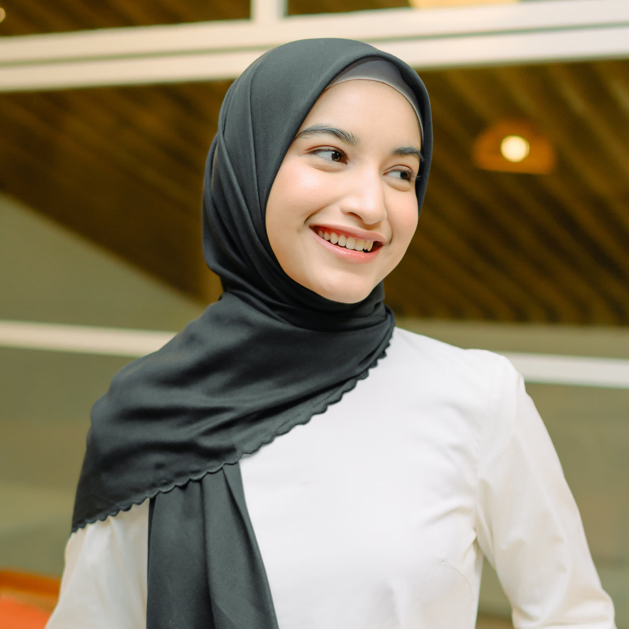 Anna Classic Square Black – Lozy